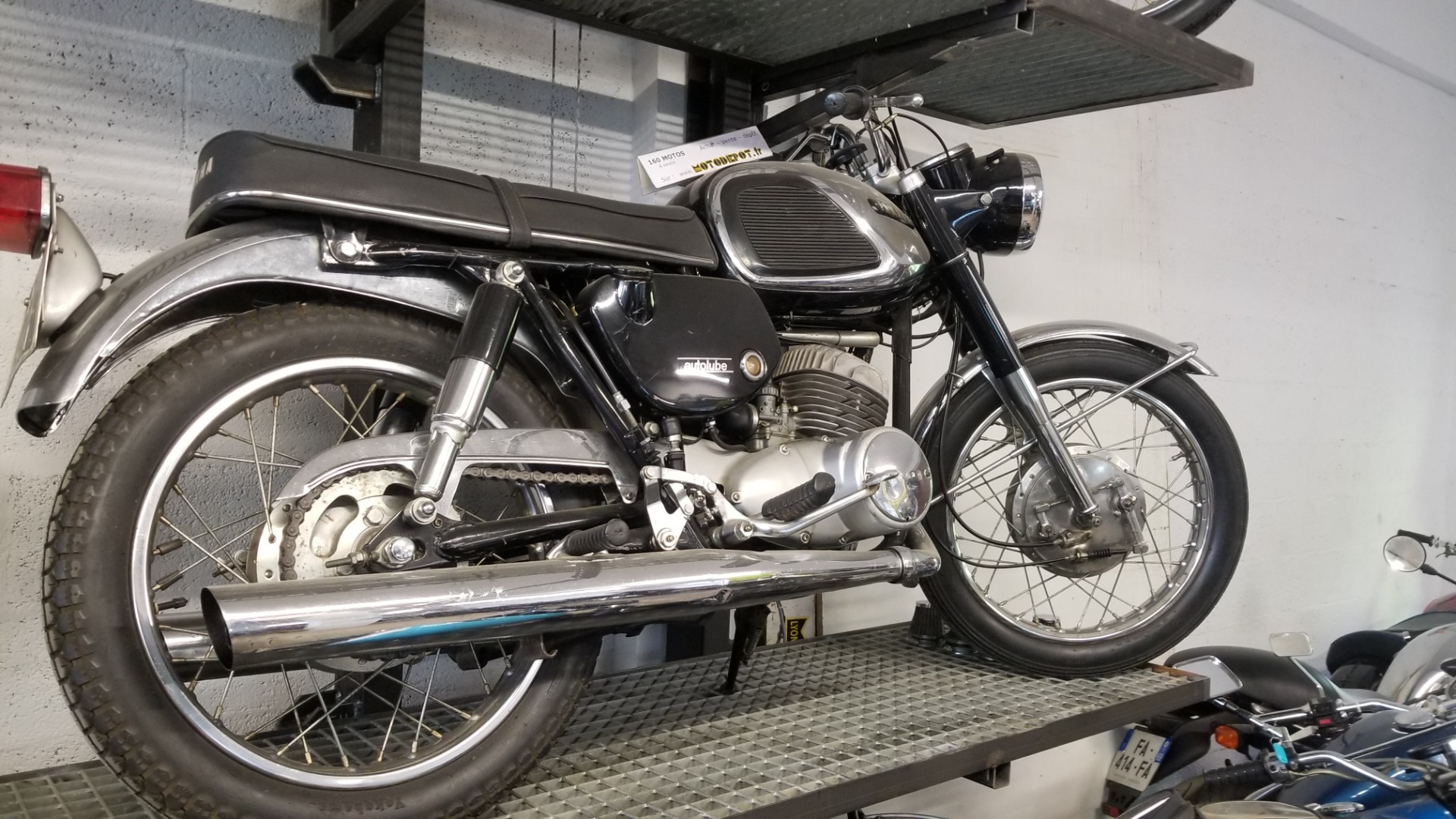 Moto depot : Motos d’occasion collection yamaha, YDS5 250 YAMAHA NOIR